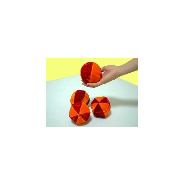 キッズショーに最適な可愛い取り出し用品手品専用に作られた小さく畳める「まり」です。４個セット【素材】　ビロード製※色は販売時期により異なる場合があります。