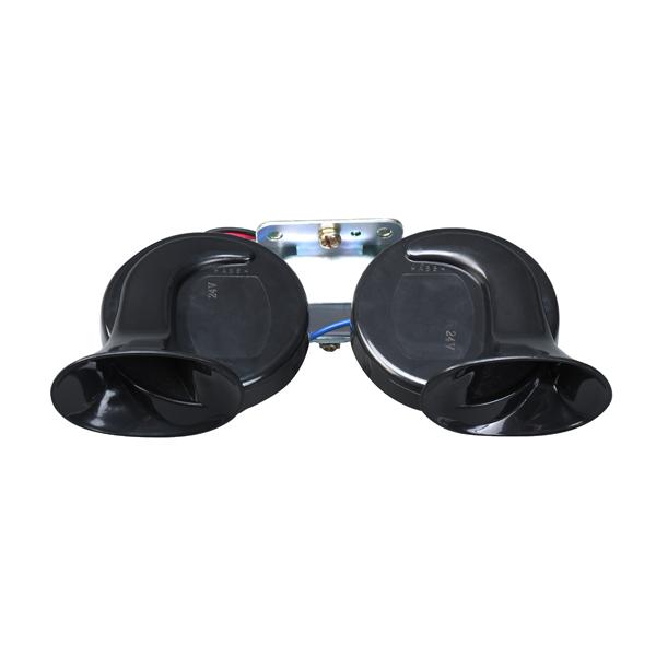 渦巻き型電子ホーン。小型サイズで狭い場所でも取付可能で、迫力があり柔らかいサウンドを奏でます。電子ホーンはエアタンク不要でエアー配管の必要がなく、配線処理のみの簡単取付け。24V車専用。電圧：DC24Vカラー：ブラック厚み：約90mm音量：...