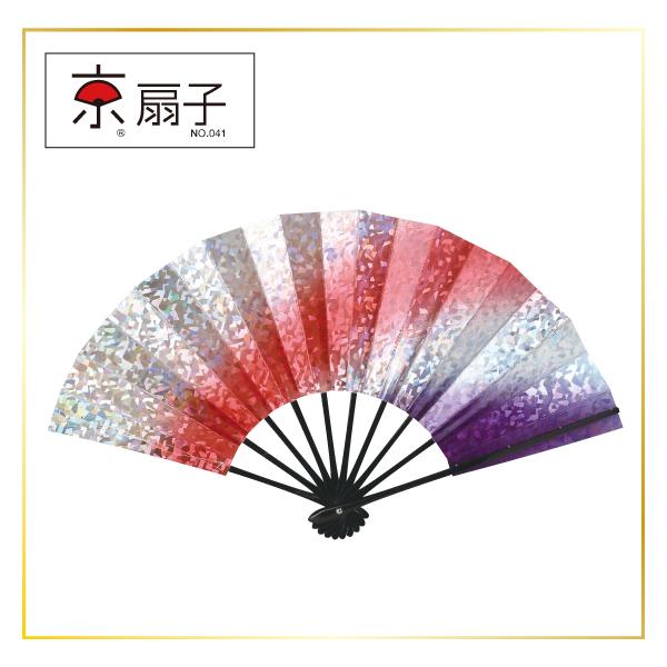 舞踊に最適な扇子です。民謡や日本舞踊などの舞台用、稽古用にお使いいただけます。舞台映え間違いなし。個人ではもちろん、グループや団体での踊りにもご活用いただけます。国産　サイズ・・・長さ約29cm　開時幅・・・約50cm材質・・・舞扇子専用和...