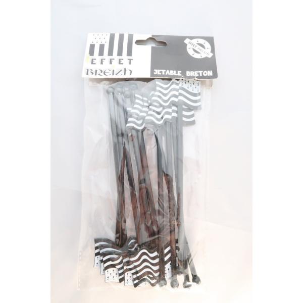 プラスティック製12本入り。　