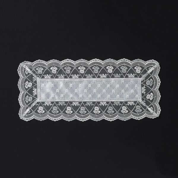 クラシカルな刺繍が美しいレース。敷くだけで空間に高級感と華やぎを演出します。▼サイズ幅80cm 奥行35cm▼材質(生地)ポリエステル100％(刺繍上糸)レーヨン100％(刺繍下糸)ポリエステル100％▼生産国中国▼配送方法クリックポスト(...