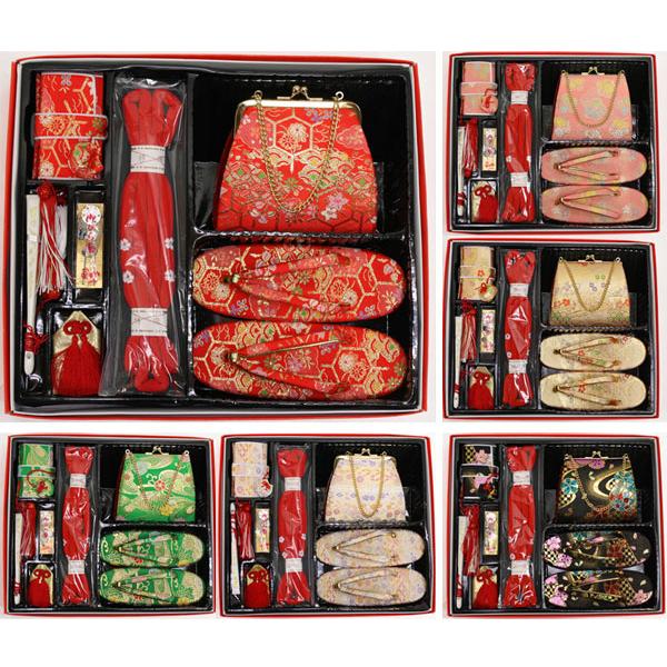 素材 ポリエステル９５％ ナイロン５％金属糸箔使用セット内容箱セコ・ぞうり(21cm)・バッグ・丸くげ・扇子・お守り・びらかん★光の加減により写真の色と実際の商品の色が異なることがあります。