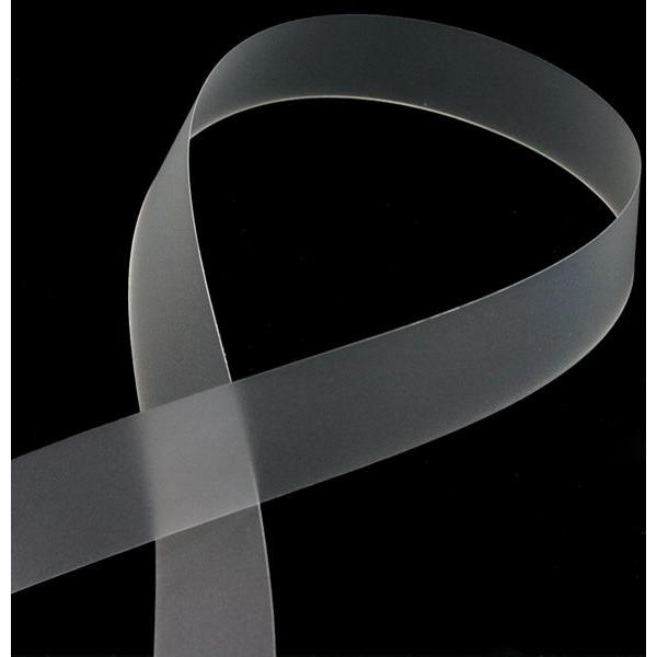 子供用の衿芯です。長襦袢と半衿の間に入れてご使用ください。サイズ：長さ約77.5cm 幅約3.6cm※折れたり形が崩れるためネコポスでの発送はできません。通常の宅配便での発送になります。★光の加減により写真の色と実際の商品の色が異なることが...