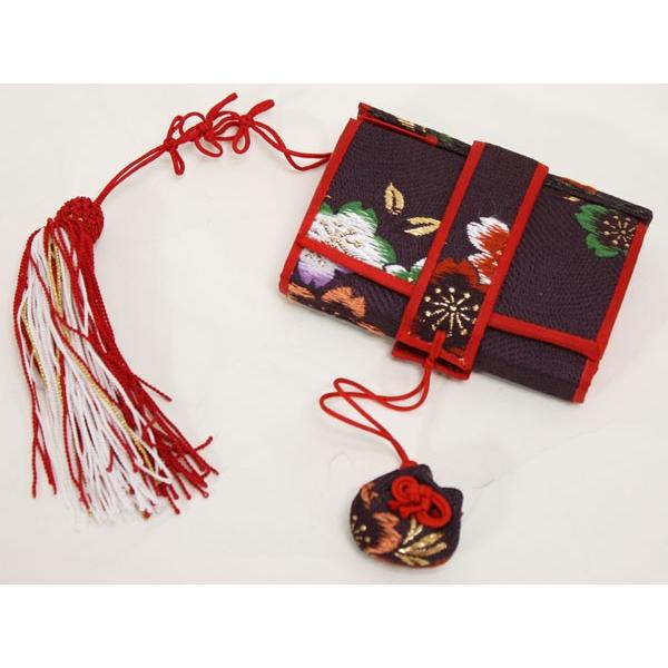 通常の子供用サイズよりも小さめの箱セコです。サイズ：横 約9cm 縦 約6cm 高さ約2cm★光の加減により写真の色と実際の商品の色が異なることがあります。