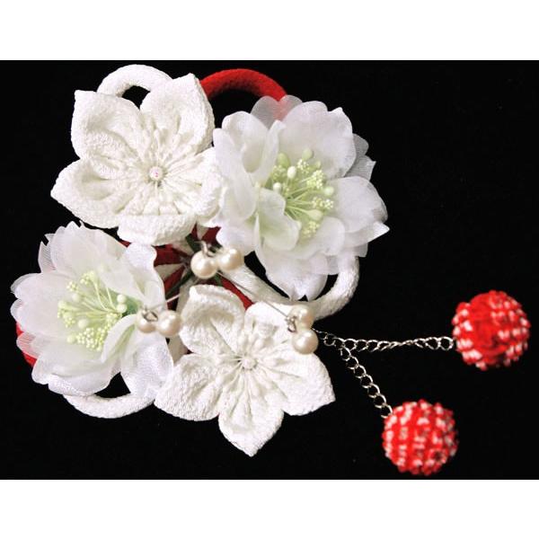 女の子用髪飾りです。七五三以外にもご利用ください。サイズメインの飾り　約10cm★光の加減により写真の色と実際の商品の色が異なることがあります。