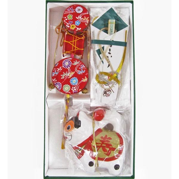 セット内容(箱入り）犬張り子・でんでん太鼓・扇子★でんでん太鼓の柄や扇子飾りの色味が変わる場合がございます。★光の加減により写真の色と商品の色が異なることがあります。