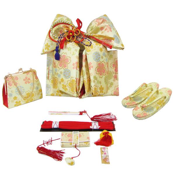 箱せこセットに同柄の結び帯を加えた８点セットです。素材 ポリエステル９５％ ナイロン：５％金属糸箔使用 ＜帯＞あらかじめ結んであるため、簡単に装着していただけます。サイズ縦：約35cm　横：約31cm＜箱せこセット＞セット内容箱せこ・草履(...