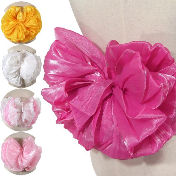 ワンタッチこども浴衣用結び帯マジックテープとひもが付いており簡単に装着できます。品質表示ポリエステル100％サイズ胴幅　　約12cm胴長さ　約73cmフラワー部分　縦約23cm 横約28cm適応身長100-120cm前後★光の加減により写真...