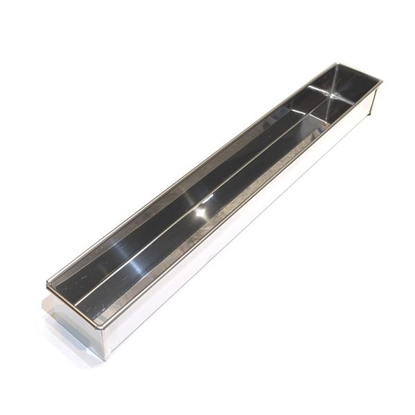 {商品詳細}和菓子屋さんで使用してます羊羹を流して固める型です。半田加工されてますので流し専門で焼き型には使用できせん。また、型内に半田がはみ出している箇所がございますが金属の接着と同時に液体漏れを防ぐための仕様でございます。こちらが理由で...