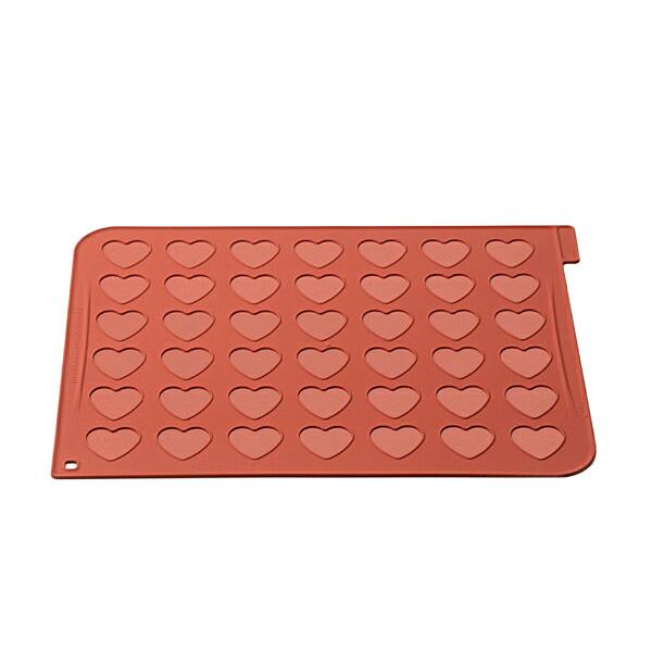 ｛ご購入前のご注意｝使い初めはぬるま湯につけ中性洗剤で洗い、十分すすいでから乾燥させて下さい。表面に必ず油脂を塗ってからご利用ください。直火には使用できませんのでご注意ください。型内で直に切り分けたり、取り出しに刃物を使用しないで下さい。使...