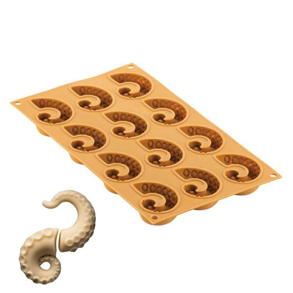 ｛ご購入前のご注意｝使い初めはぬるま湯につけ中性洗剤で洗い、十分すすいでから乾燥させて下さい。表面に必ず油脂を塗ってからご利用ください。直火には使用できませんのでご注意ください。型内で直に切り分けたり、取り出しに刃物を使用しないで下さい。使...