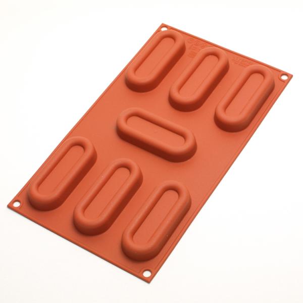 ｛ご購入前のご注意｝使い初めはぬるま湯につけ中性洗剤で洗い、十分すすいでから乾燥させて下さい。表面に必ず油脂を塗ってからご利用ください。直火には使用できませんのでご注意ください。型内で直に切り分けたり、取り出しに刃物を使用しないで下さい。使...