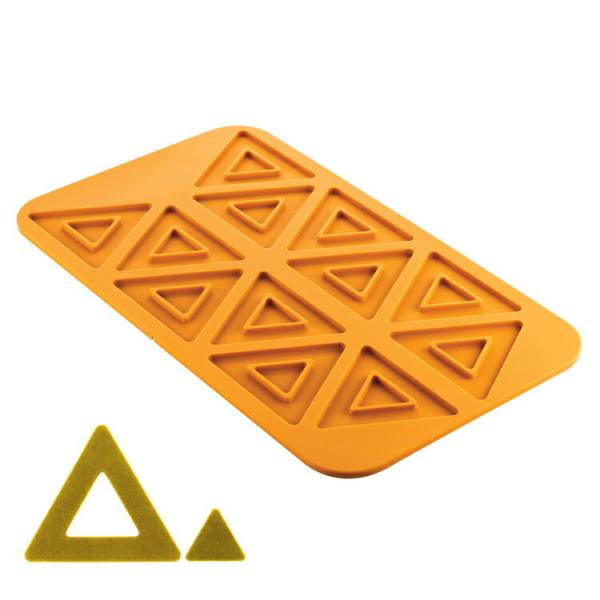 ｛ご購入前のご注意｝使い初めはぬるま湯につけ中性洗剤で洗い、十分すすいでから乾燥させて下さい。表面に必ず油脂を塗ってからご利用ください。直火には使用できませんのでご注意ください。型内で直に切り分けたり、取り出しに刃物を使用しないで下さい。使...