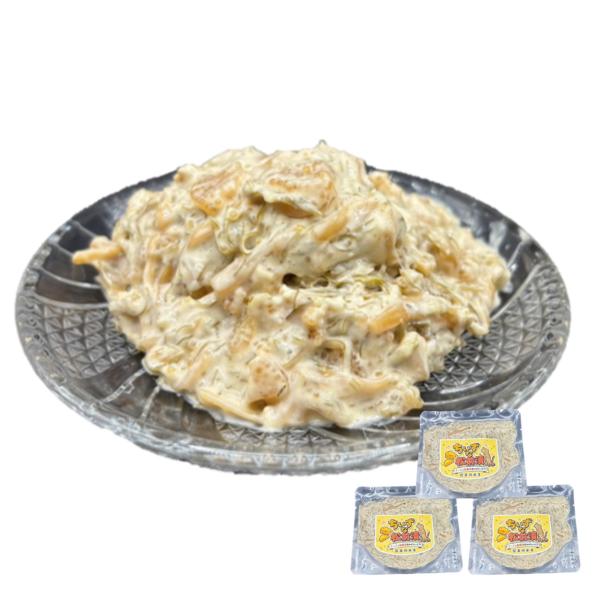 ちぃずな松前漬100ｇ×3です。北海道の伝統珍味「松前漬」にまろやかなチーズを合わせた新感覚の1品。一度食べたらクセになる！！松前漬の甘しょっぱさにチーズのコクを合わせ、和と洋が織りなす絶妙なハーモニー。噛むほど広がる昆布といかの深い旨み。...