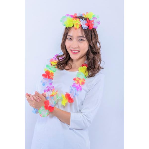 ハワイアンダンス、フラダンス衣装に欠かせない花飾り3点セット(首飾り、花冠、腕飾り)です。これを付ければハワイアン気分間違いなし。イベント、お祝い事、舞台、撮影小物、お遊戯会、運動会でも活躍しそうです。舞台、撮影小物、お遊戯会、運動会、宴会...