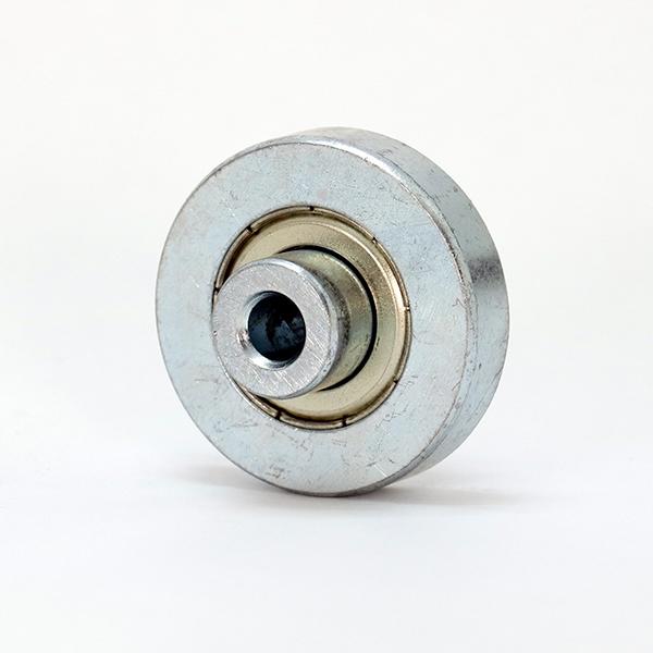 【特長】・マキテック製ホイールコンベヤ W-36BS対応ホイール。・スチール製削り出しホイール。・保持器（リティナ―）により、回転は滑らかで静か。・軽〜中荷重負荷回転に適します。・軸付きです。軸無しをご希望の方は軸無なしの販売ページにてご購...