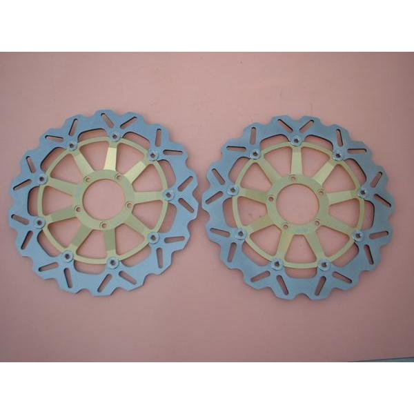 商品  フロント用　WAVE　DISC左右各1枚の2枚セットメーカー　Arashi製  取付車種  新品、即決価格。車種、型式、年式に御注意下さい。DUCATI 749 R (Rad.cal) (H5/e3/0153) DUCATI 749...