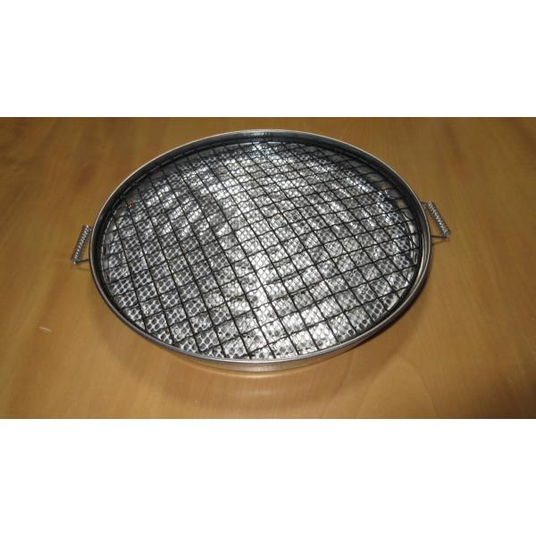 キャンプやアウトドアで大活躍のウッドキャンドル。キャンプファイヤー・煮炊きを安全に行っていただくため、こちらも併せてご使用ください。丸網　（ウッドキャンドル用）【商品詳細】直径約24cm・深さ2cm※ウッドキャンドルは、キャンプ場などご利用...