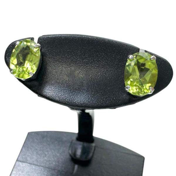 ■商品情報[管理番号]N25082623205[対象]レディース[素材] K18WGホワイトゴールド18金[石]ペリドット：0.80×2ct[総重量]約0.8g[サイズ]メイン石：縦6.9mm x 横4.9mm縦6.9mm x 横4.9mm...