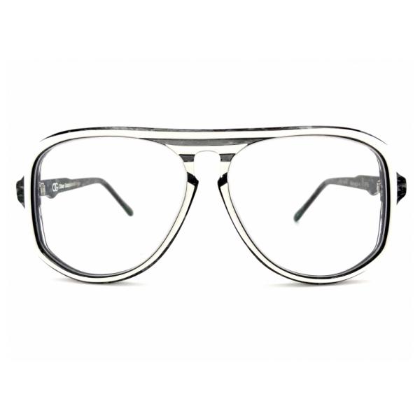 【発売日：2025年01月01日】メガネブランド 【オリバーゴールドスミス Oliver Goldsmith】 についてその起源は70年以上前。初代のフィリップ・ゴールドスミス氏がべっ甲によるハンドメイドのフレームを作りはじめたのが最初で、...