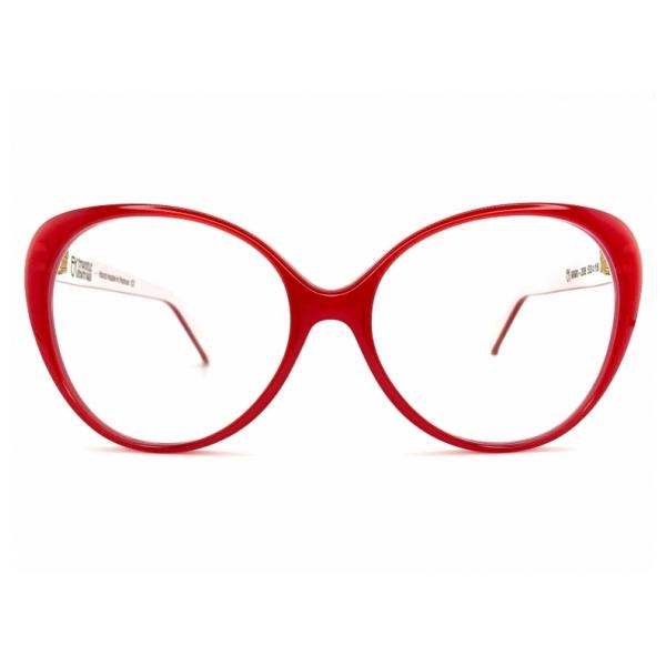 【発売日：2024年06月17日】メガネブランド 【エマニュエル・カーン EMMANUELLE KHANH】 についてエマニュエルカーンはパリのプレタ・ポルテのデザイナー。ニュー・プレタ時代を開く先駆者と言われ1970年にエマニュエル・カー...