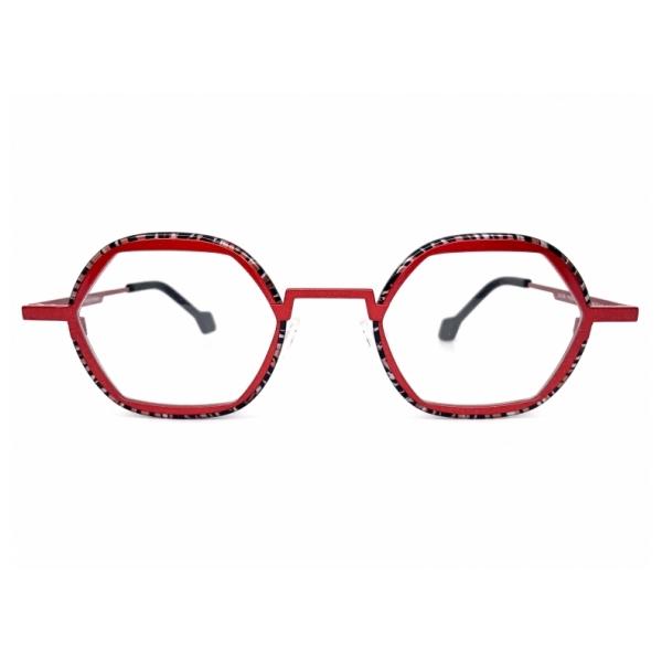 【発売日：2025年07月02日】メガネブランド 【マティユー MATTTEW】 についてMATTTEW（マティユー）は、ベルギー発のアイウェアブランド。建築的な構造美、鮮やかなカラーリング、遊び心あるフォルムが特徴で、「見る人も掛ける人も...