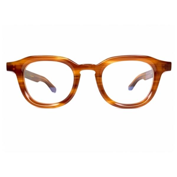 【発売日：2025年08月16日】メガネブランド 【セイムオールドデイズ Same Old Days】 についてバンコクのヴィンテージ眼鏡店「Same Old Days」が手がけるオリジナルブランド。そのコレクションは、ヴィンテージの美学と...