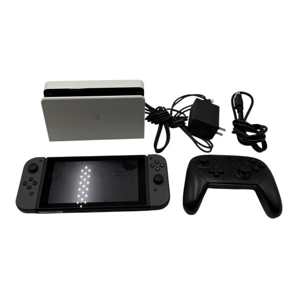 商品ランク：C（傷や汚れが多くある）動作確認：電源ON/OFF、液晶表示、ゲームカードスロット読み込み、Joy-Con/Proコントローラー接続、各ボタン/スティック動作、TV出力、充電、Wi-Fi接続を確認済みです。外装状態：本体背面に軽...