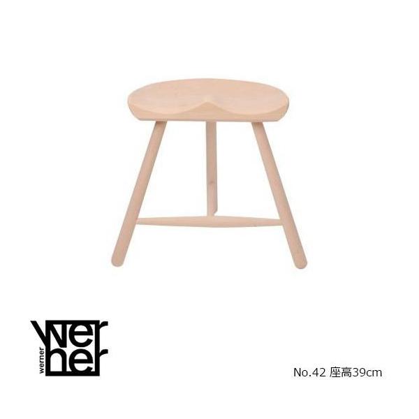 デンマーク伝統のスツール、シューメーカーチェアは、 使われる材料が一個ずつ職人達の手によって検査され、強度に影響のないことを確認してから削り出します。※自然の風合いによる木目や節などは交換対象外となります。天然木ならではの特徴で、個性溢れる...