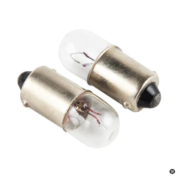 製品の説明  -- 真白い電球は、在庫の電球の直接の代替品です-- はんだ付けなし 取付が超簡単 取り付けは、プラグから古い電球を取り外し、が提供するLEDと交換するのと同じくらい簡単です-- 多くはゲージ電球またはテールライト電球としてホ...