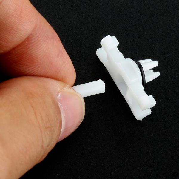 仕様: 特徴:新品これらのクリップは、車の長さに沿った 2 つの外側ルーフ モールディング トリムを取り付けるために使されますクリップには黒いゴム製シーリング ワッシャーが含まれていますBMW E46 3 シリーズに適合し、モデルに応じて片...