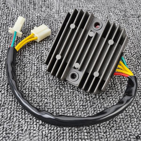 バイク用レギュレータ整流器入力電圧：D2V色：写真の通り取り付けが簡単、プラグアンドプレイするだけバッテリーの過充電を防ぎ、充電能力を向上させます冷却を向上させるヒートシンクフィン付き 適合 OEM31600-BA300OEM31600-S...