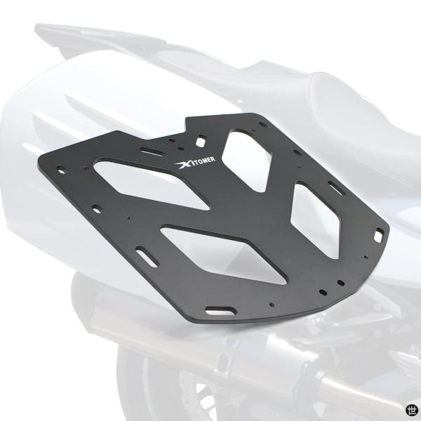 バイクリアラゲッジラック カーゴラック特徴：- 非常に頑丈で軽量、そしてユニークです- 10MM厚の6061アルミニウムから切削- パッセンジャーに必要なスペースをたっぷり確保！- GIVIモノキートランク - すべてのGIVIモノキートラ...