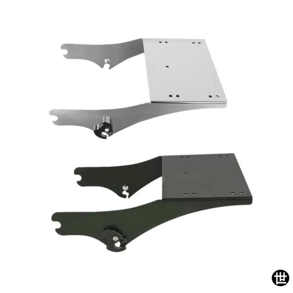 お使いのバイクがの適合性を満たしていることをご確認ください説明：素材：スチール製カラー：ブラッククロームこれらのスリムなマウントは、FORTOUR PACKの全サイズに対応し、純正バックレストアタッチメントマウント(53803-06)に取り...