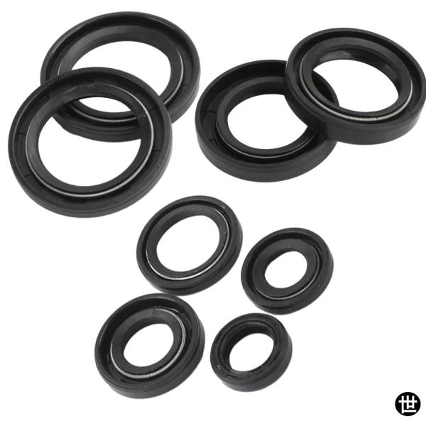 素材: 高品質のゴムカラー: ブラックサイズ展開: さまざまなヤマハモデルに合う 8 種類のサイズ互換性: ヤマハ DT125、DT175、MX125、MX175、YZ100、YZ125、IT175 に適合耐熱性: 105℃以下性能: ステ...