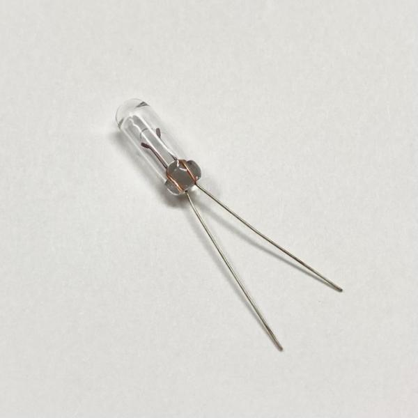 【詳細商品情報】商品名：リード線付パイロットランプ販売単位：1個ガラス球(仕上/径)：クリア / 4.2±0.5 mm全長：約11.7±1 mm（リード線は含まず）定格電圧：6V電流値：約40mA用途：ミニチュア・オーディオ機器・インジケー...