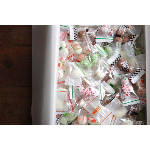 7種類のお味が詰まった人気の箱詰め♪老若男女から喜ばれているお味は箱は紅花の挿絵が入った包装紙でお包み致します。ご希望がございましたら、「のし」もお付けします。内容●ミルクアーモンド  ●ゆずアーモンド    ●チーズアーモンド  ●紅花ミ...