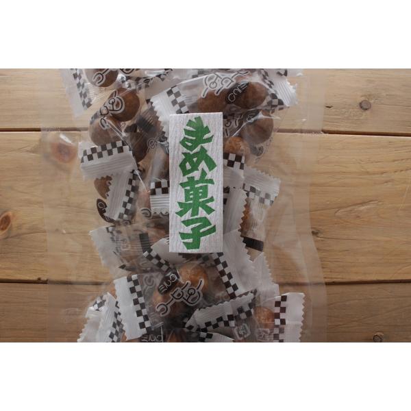 落花生に米粉・小麦粉を巻き、煎ってミルク・コーヒー粉をかけました。ミルクの甘さとコーヒーの苦みが好評です。内容　　  コーヒーピー　75ｇ（個包装込み）２粒の個包装で脱酸素剤を封入した袋に入っています。賞味期限  製造日より約５ヶ月（未開封...