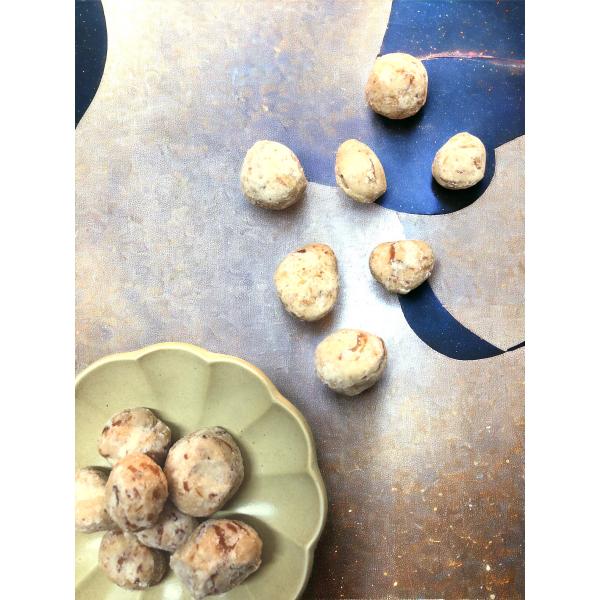 そら豆をイカとレモン風味で包み込んだ一品です。レモンの爽やかな酸味とイカの旨味が感じられます。■大豆・乳を含む製品と共通の設備で生産しています。■豆の専門店「まめ屋」店舗　小江戸川越■商品についてのお問い合わせ　お急ぎの場合にはお電話くださ...