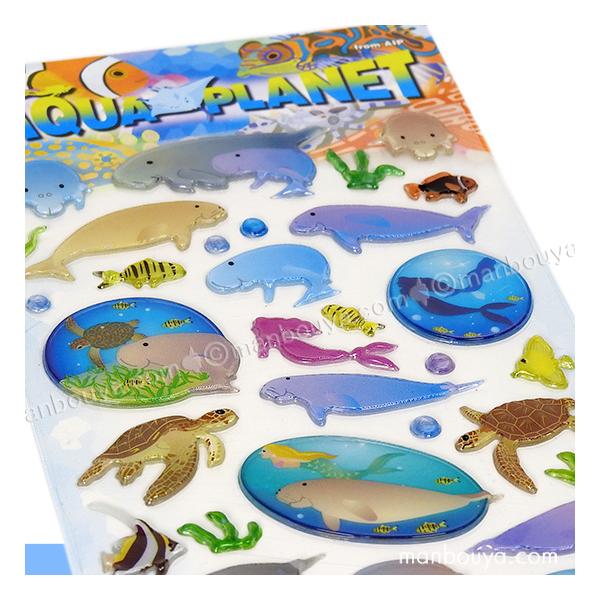 ドロップみたいにぷっくりかわいい「キャンディポップシール」ジュゴンの他に。ウミガメやお魚、人魚も入っています。シール自体に1mmほどの厚みがあるので、ぷっくり立体的。円形シールの背景部分は半透明になっていて涼しげです。1シートのサイズ：90...