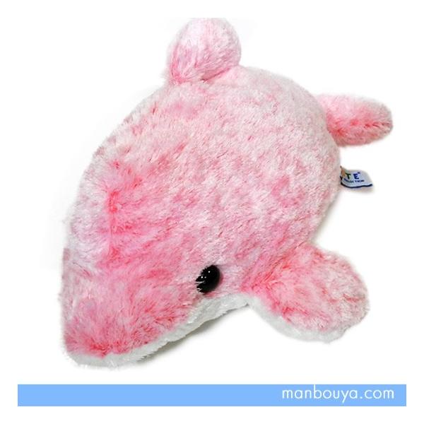 海の生き物や動物の可愛いぬいぐるみメーカー、キュート販売（CUTE）さんのマリンコレクション。混ざり毛のような風合いのアストラシリーズから、ピンクイルカのMサイズです。明るいパステルピンクに白が混ざったカラー。ふわふわの感触で柔らかい、とて...