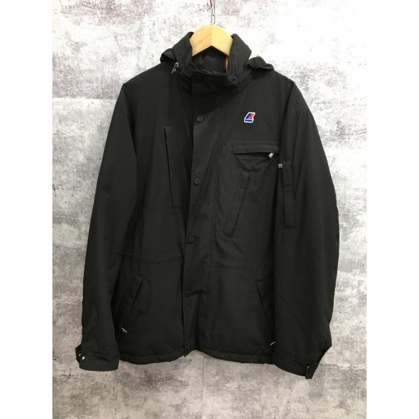 ■商品説明 ＜サイズ表記＞  サイズ: M＜サイズ実寸＞  肩幅:約 49.5cm  着丈:約 72.5cm  身幅:約 56cm  袖丈:約 64cm＜素材＞ポリエステル / ポリウレタン＜カラー＞ ブラック＜付属品＞無し※写真のもので全...