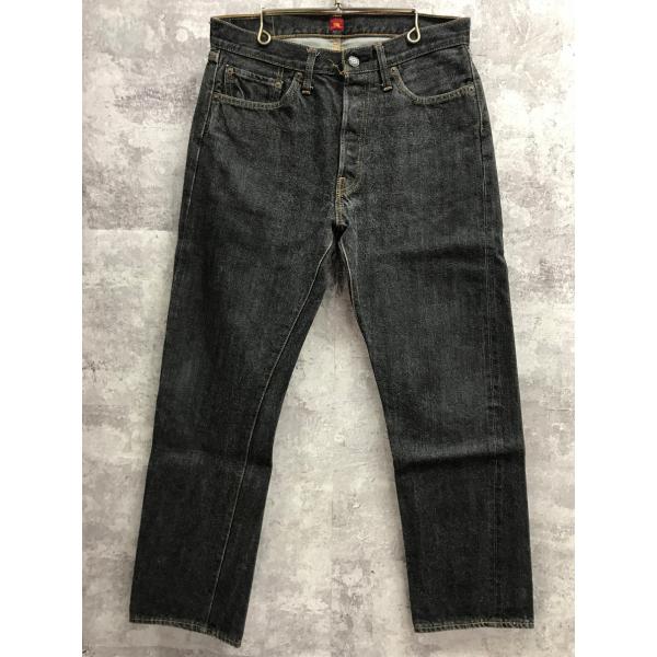 ■商品説明 ＜サイズ表記＞  サイズ: W33＜サイズ実寸＞  総丈:約 95cm  股上:約 27cm  股下:約 68cm  ウエスト:約 78cm  ヒップ:約 102cm  ワタリ幅:約 29.5cm  裾幅:約 19cm＜素材＞コ...