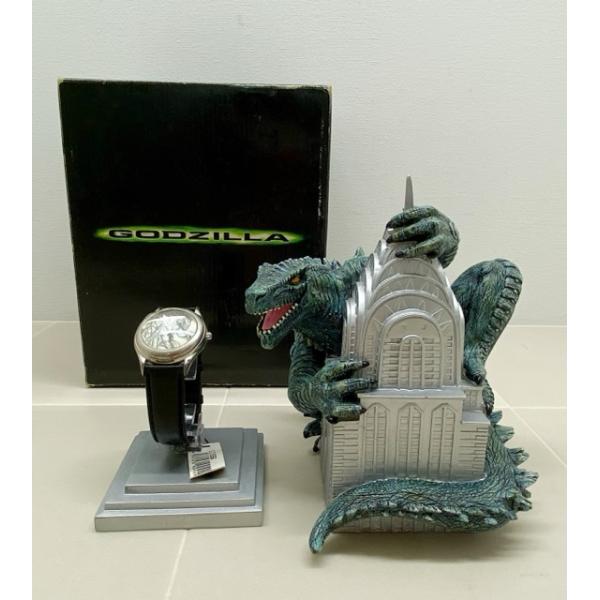 ■商品説明   ＜商品詳細＞＊中古・現状品。・外箱スレ、腕時計クリアスタンドダメージ有り。・時計ベゼル等にダメージ有り。・時計は電池切れ（ジャンク）  画像の確認をお願い致します。＜付属品＞保存箱 画像参照※写真のもので全てです。ランク :...