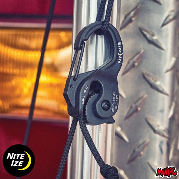 【発売日：2025年12月30日】【3980円(税込)以上のご注文で送料無料!!】※沖縄・離島地域では別途中継料が発生します。ロープワークを穴に通して引っ張るだけで、簡単にパラコードが固定できるアイテム！アウトドアでのテント設営の際の自在金...