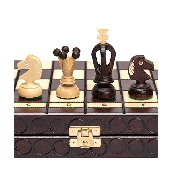 ボードゲーム 英語 アメリカ 海外ゲーム SU-CHKing01 Husaria European International Chess Wooden Game Set, King's Classic - 13.8 Inches Medi...