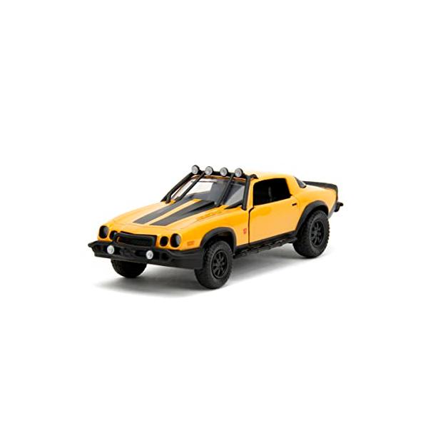 ジャダトイズ ミニカー ダイキャスト アメリカ 34258 Jada Transformers Rise of The Beast 1:32 1977 Chevy Camaro Bumblebee w/Robot On Chassis Di...