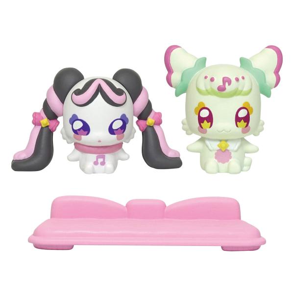 『キミとアイドルプリキュア♪』より「プリコーデドール プリルン＆メロロンセット」が登場！おすわり姿のプリルンとおすわり姿のメロロン、ソファのセットです。［セット内容］・プリルン本体…１体・メロロン本体…１体・ソファ…１個（本商品に付属のセッ...