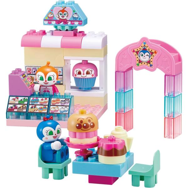 ピンク・ブルー・パープルのクリアパーツ入りで、キラキラかわいいお店屋さんを作ることができるブロックセットです。お店屋さんのお洋服を着たドキンちゃんに加え、人気のコキンちゃんドールも入っているのでごっこ遊びにもぴったり。ケーキやポットなどの小...