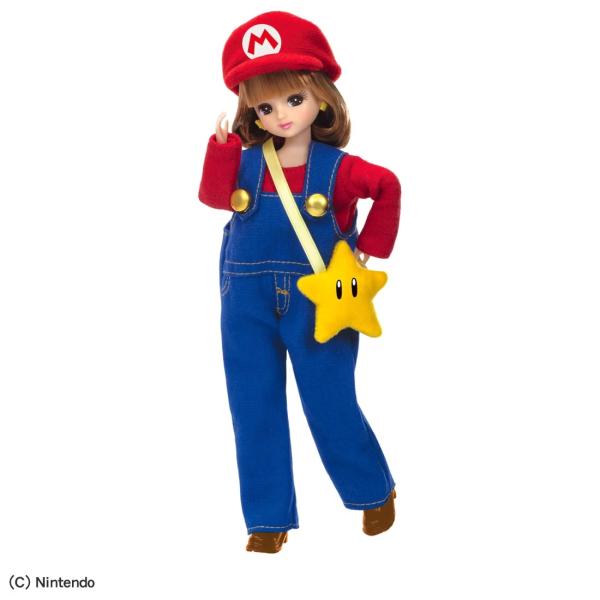 【発売日：2026年04月18日】「スーパーマリオ」のマリオのコスチュームを着たリカちゃんが登場！赤い帽子にオーバーオールを着た、マリオコーデのリカちゃんです。スターのバッグ、マリオのヒゲをモチーフとしたフォトプロップス、クツが付属します。...